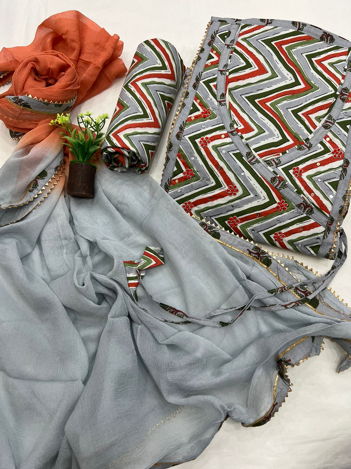 Hand Work Cotton Suit With Chiffon Dupatta – Bagru Hastkala Printers